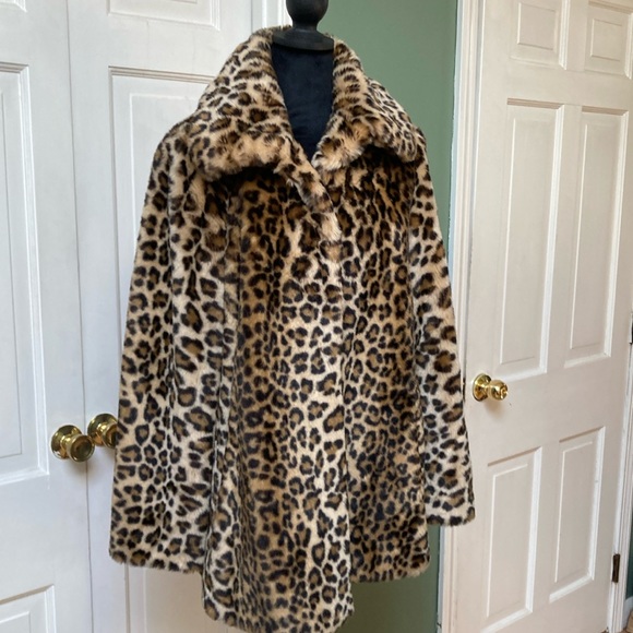 Jackets & Coats | Beautiful Satin Lined Very Thick Faux Fur Leopard ...
